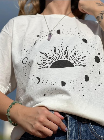 Camiseta Astro Rei - Off-White - HIPPIE ARTESANATOS