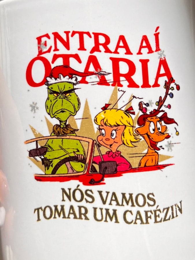 Caneca Grinch Get In Loser, We’re Getting Coffee