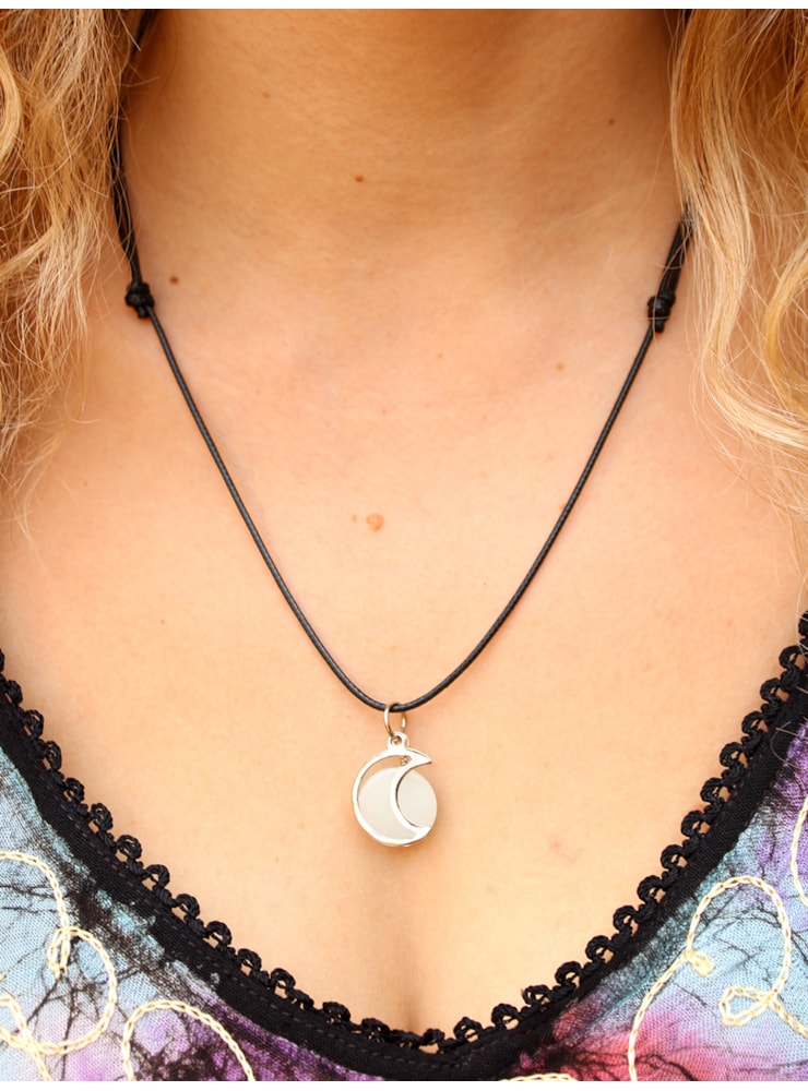 Colar Lua Encantada - Brilha no Escuro - HIPPIE ARTESANATOS